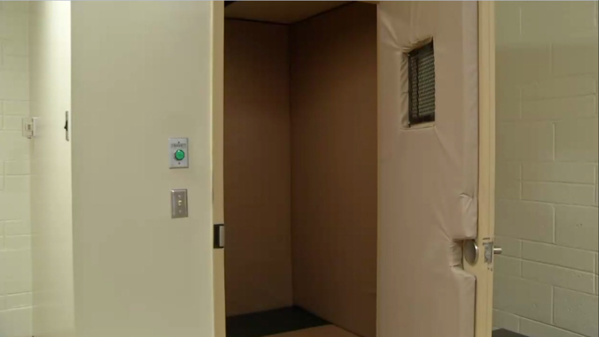 Grassley wants answers about seclusion room use in Iowa | wqad.com