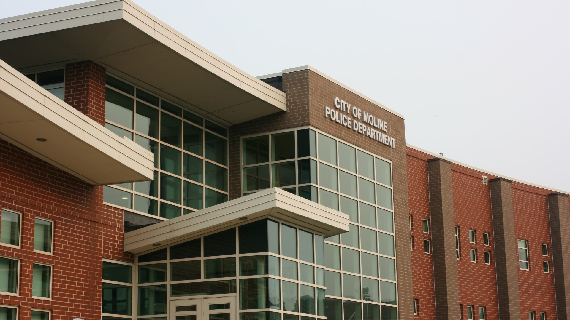 Moline PD conducts training near downtown | wqad.com