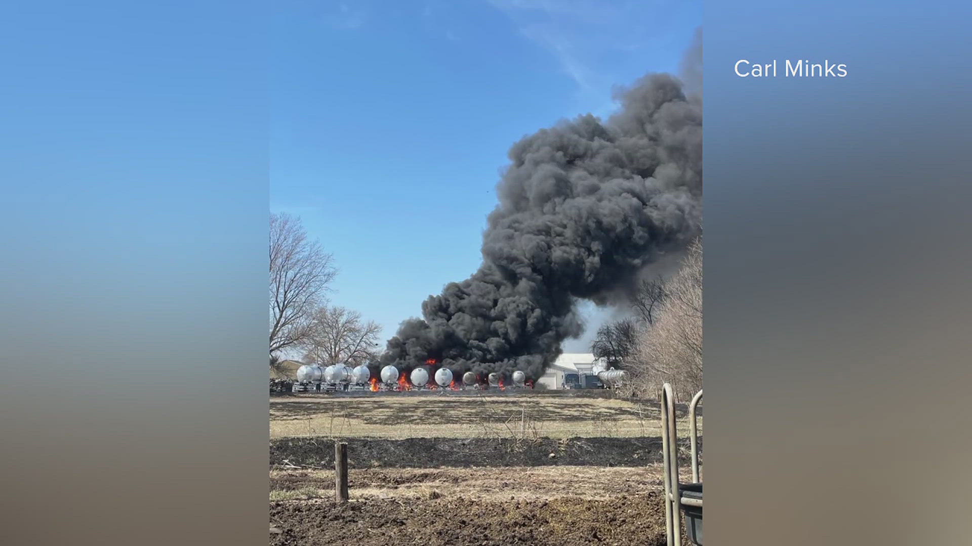 Fire spreads to trailers in Walnut; no injuries reported | wqad.com