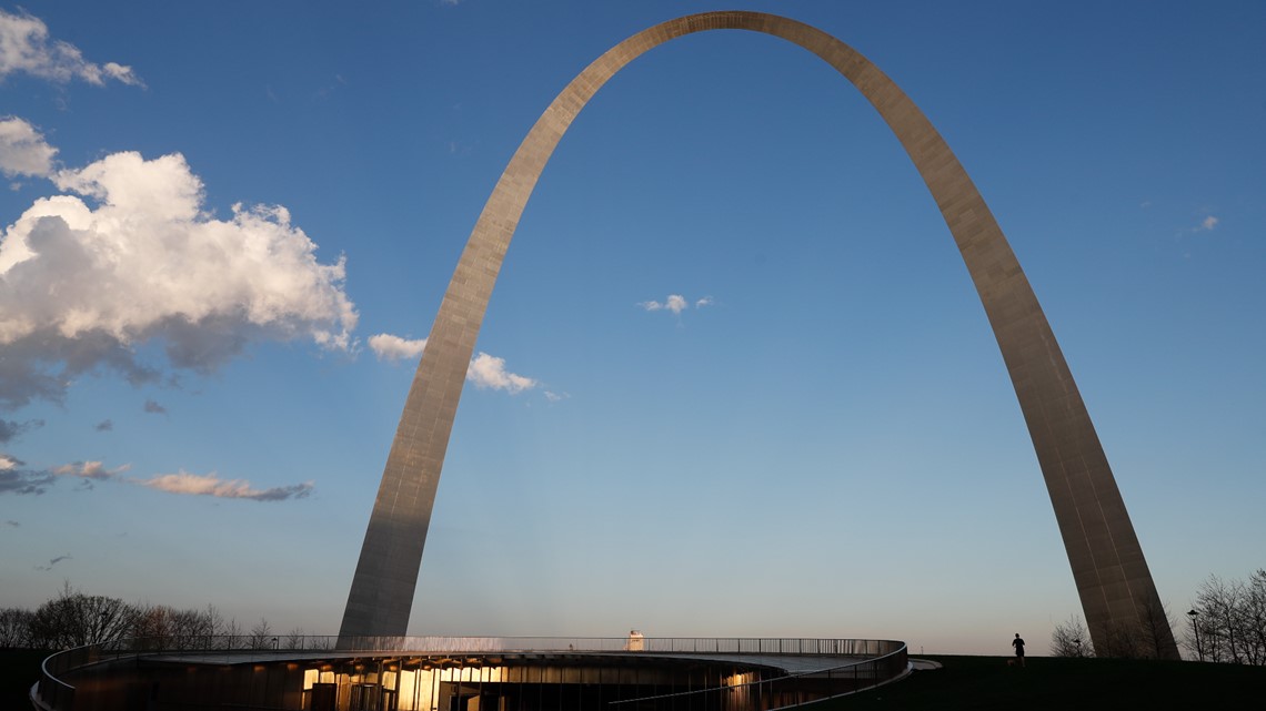 'Jeopardy!' contestants struggle with St. Louis landmark | wqad.com