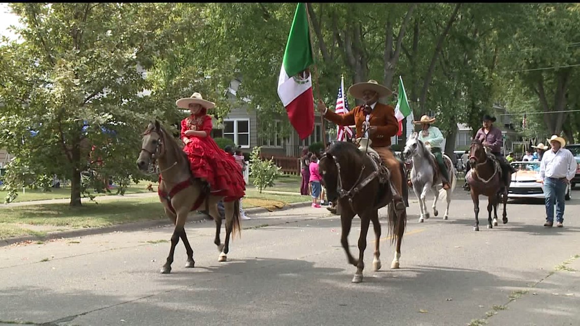 Fiesta parade celebrates Mexican Independence Day | wqad.com