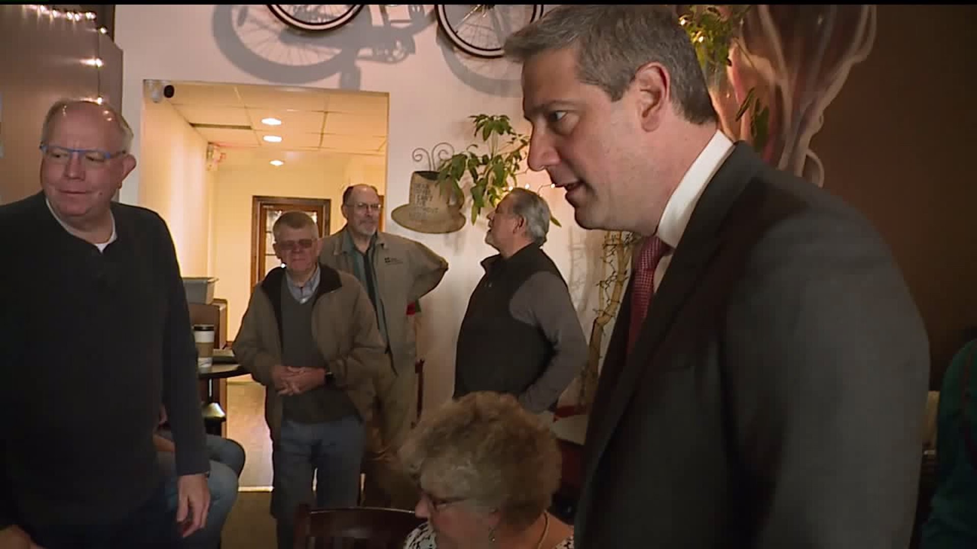Tim Ryan stops in Muscatine | wqad.com