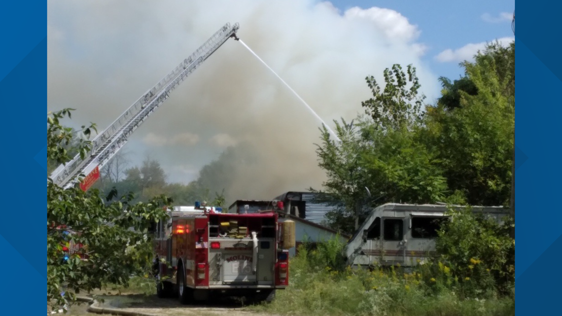 Fire near Rock River along 7th Street in Moline | wqad.com
