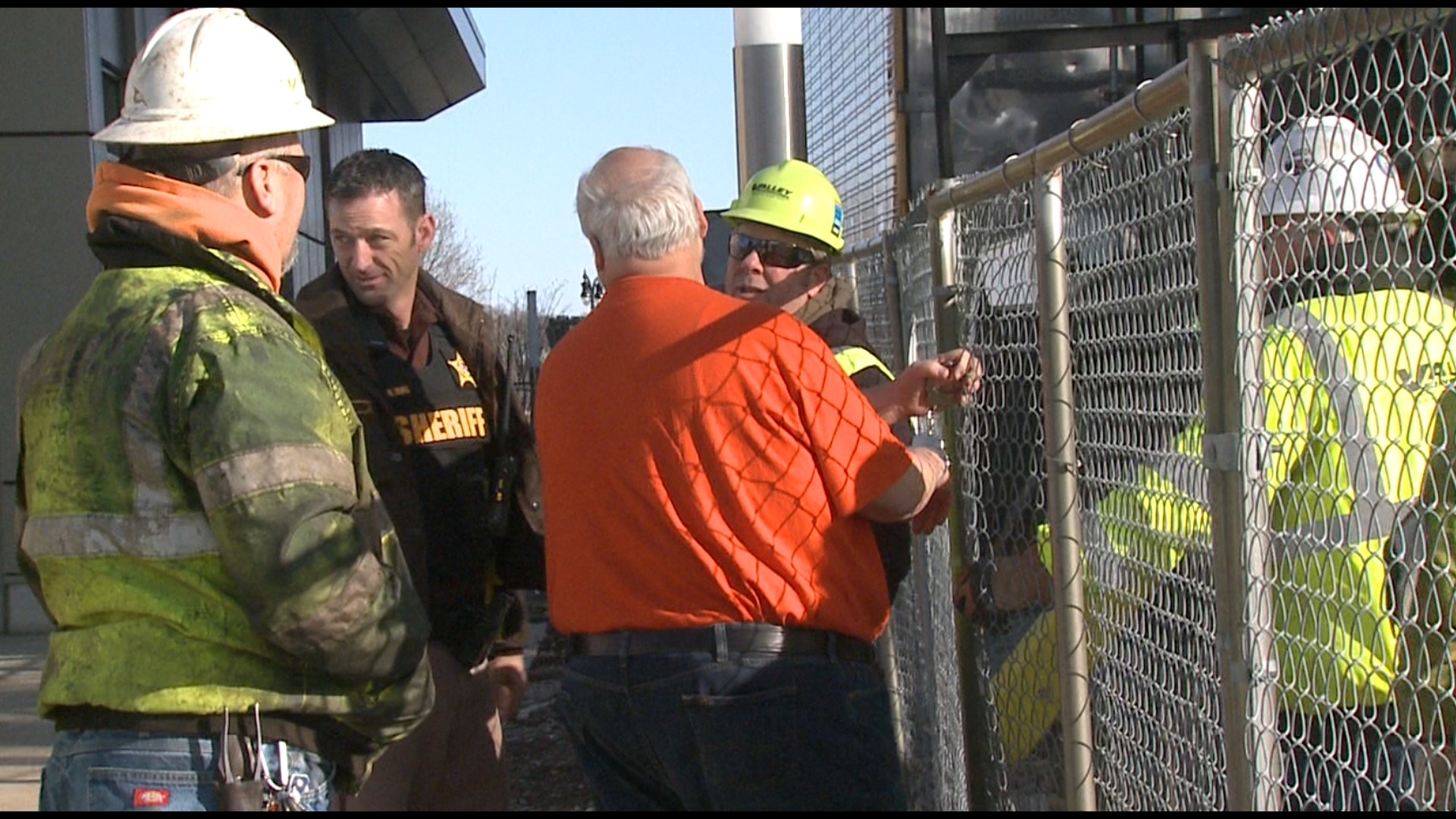 Demolition starts on Old Rock Island County Courthouse | wqad.com