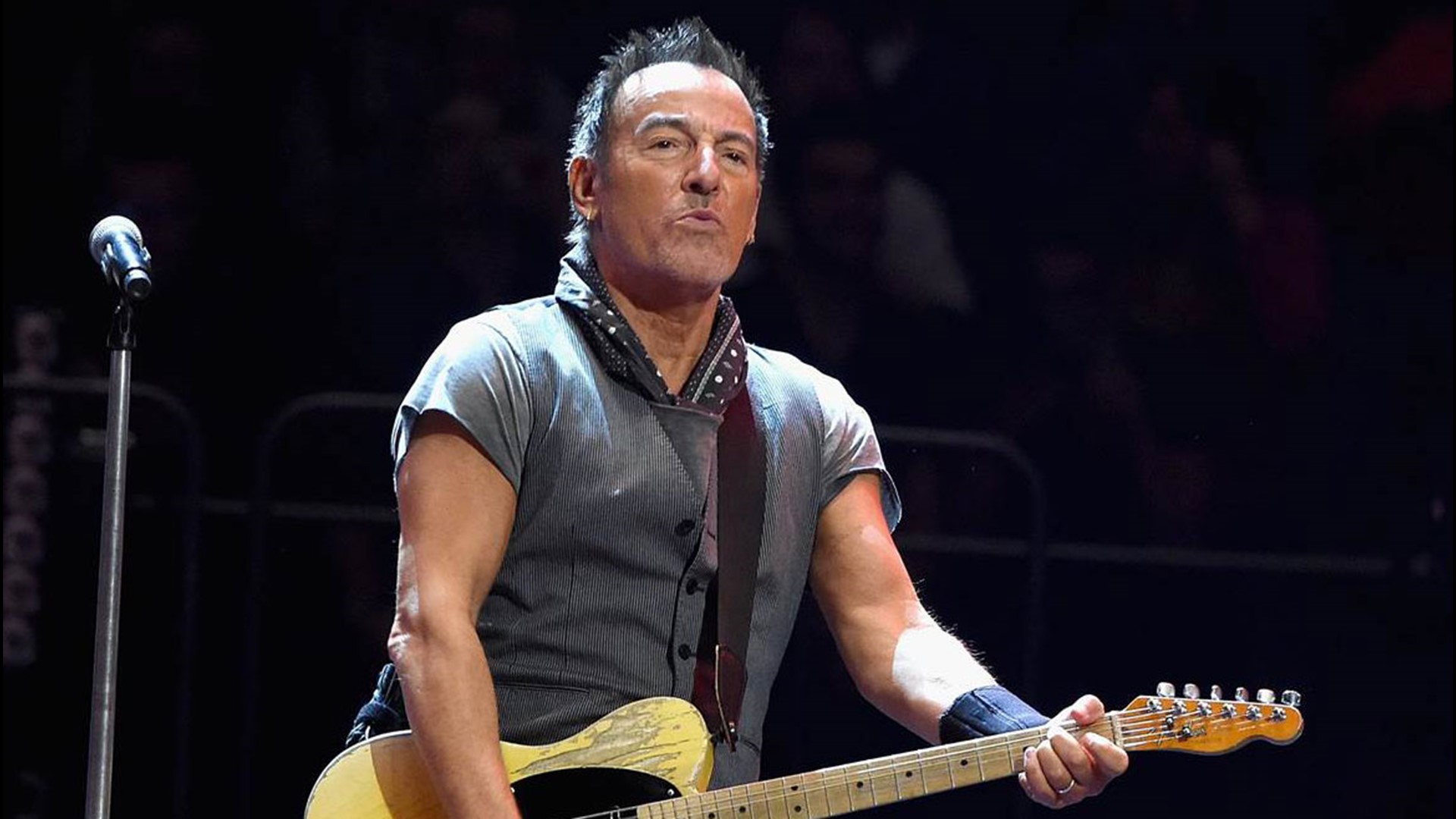 Bruce Springsteen talks depression, family and new memoir | wthr.com