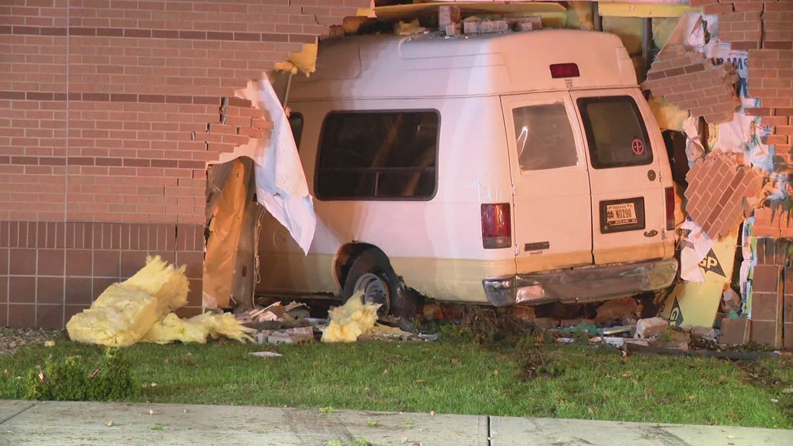 Van crashes into Stephen Decatur Elementary | wthr.com