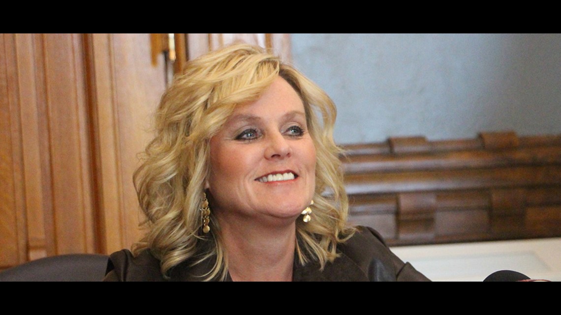 State's top educator takes heat for joining a Democrat's listening tour ...