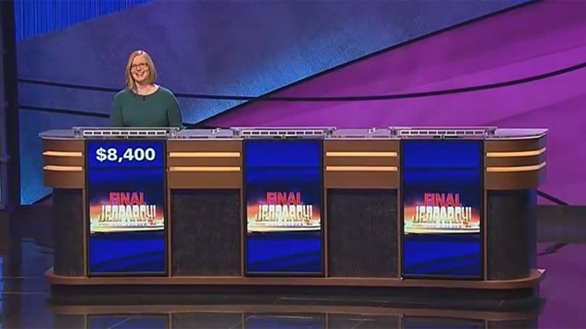 'Jeopardy!' champ left alone as competition fizzles before final round ...