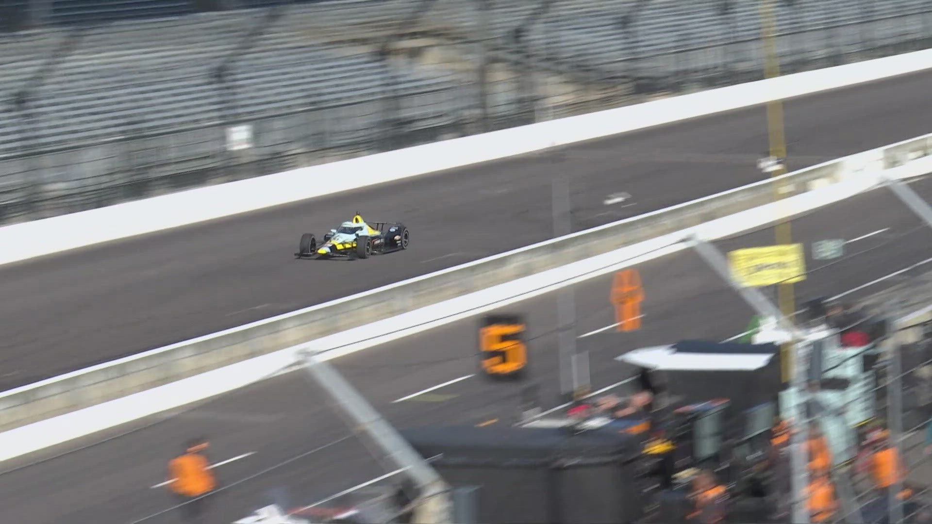 IndyCar drivers take test laps Tuesday at IMS | wthr.com