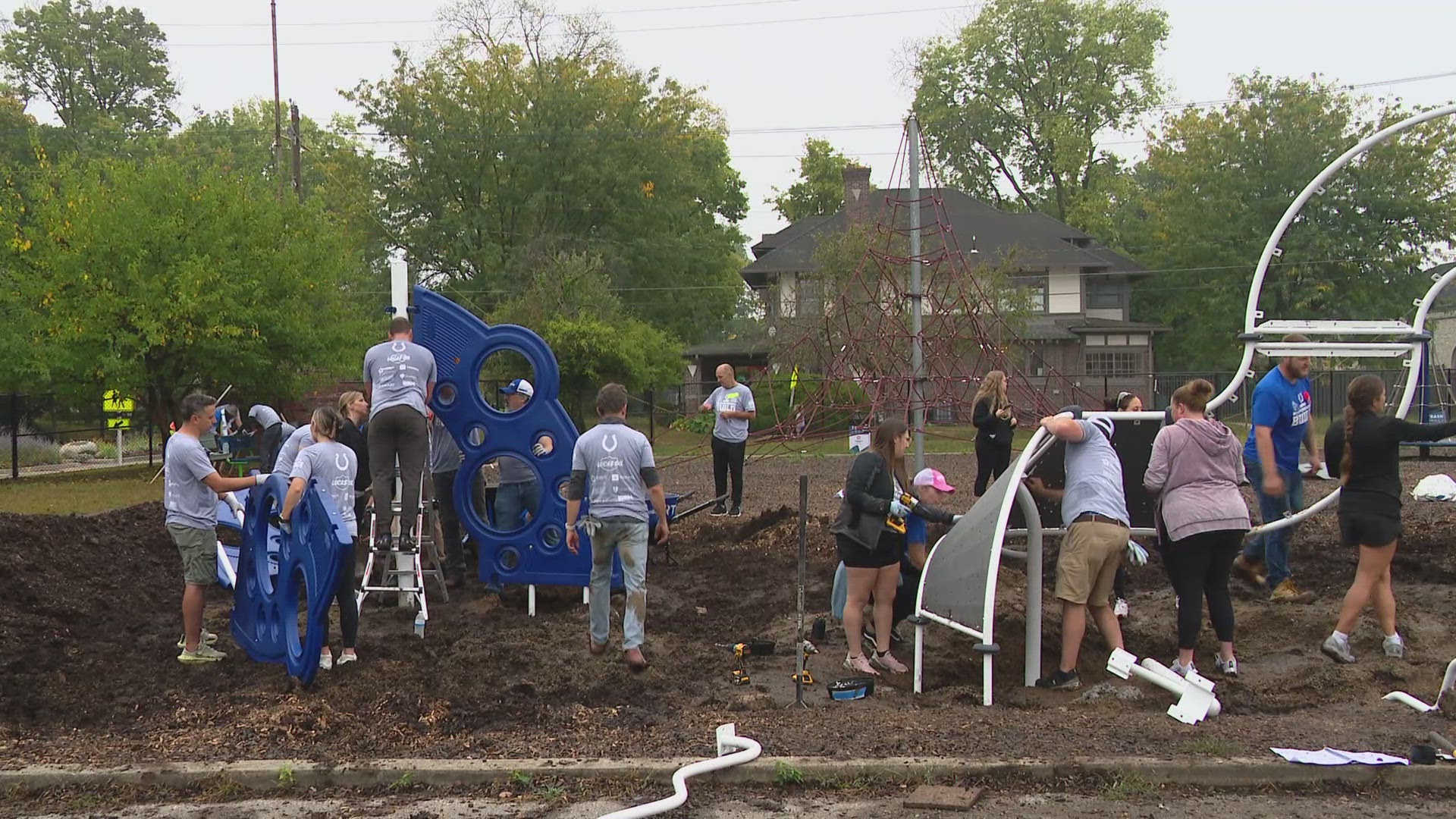 Indianapolis Colts and other volunteers surprise kids at Butler Lab ...