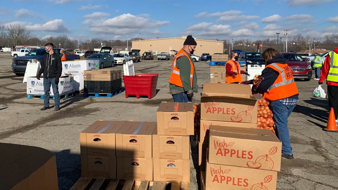 Hundreds line up for free food distribution in Anderson | wthr.com