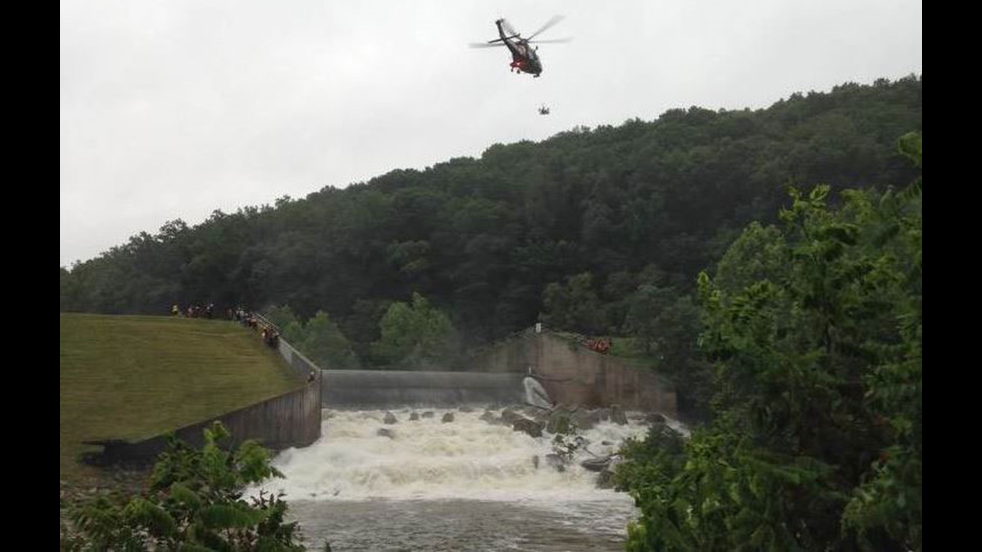One dead, eight rescued after boat goes over Maryland dam | wthr.com