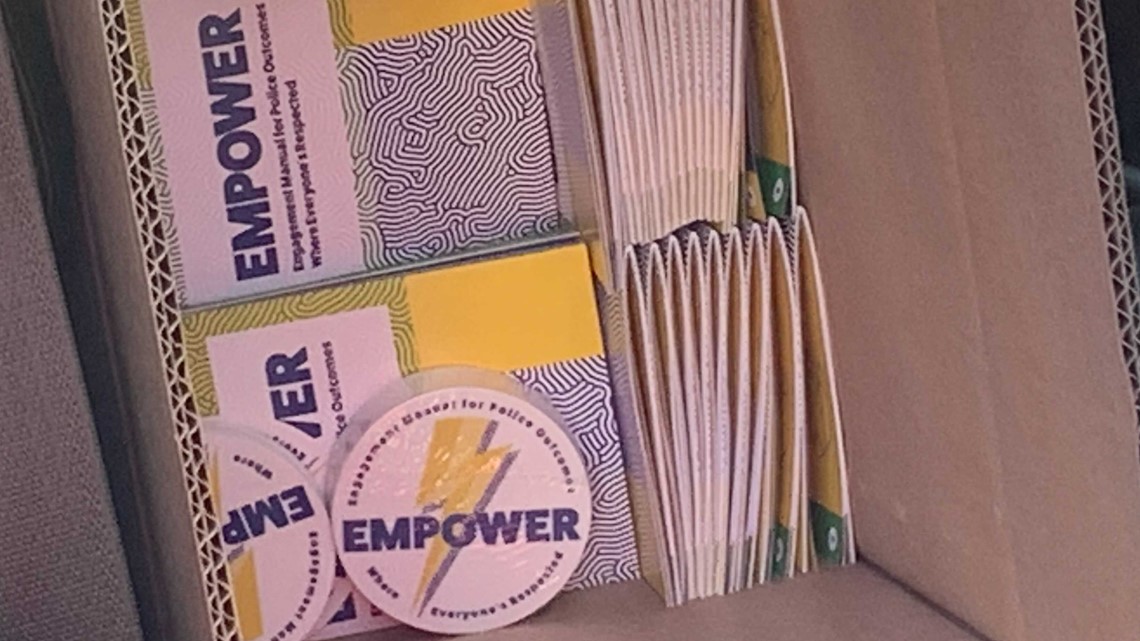 Indianapolis leader creates 'know your rights' booklet | wthr.com