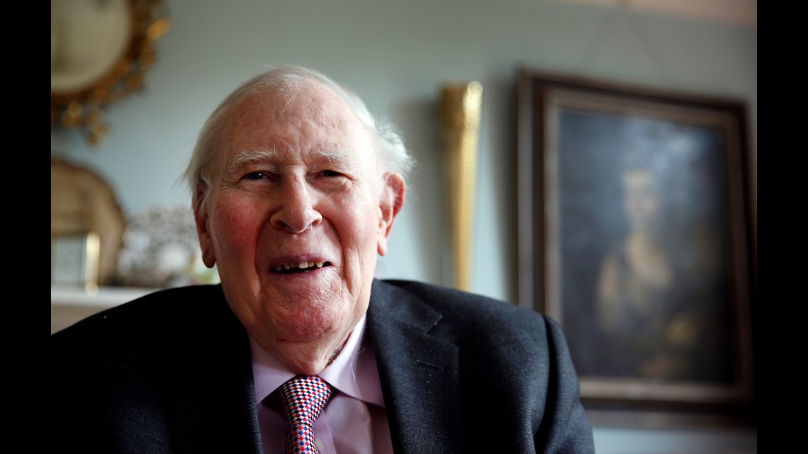 Roger Bannister, first to run sub 4-minute mile, dies at 88 | wthr.com