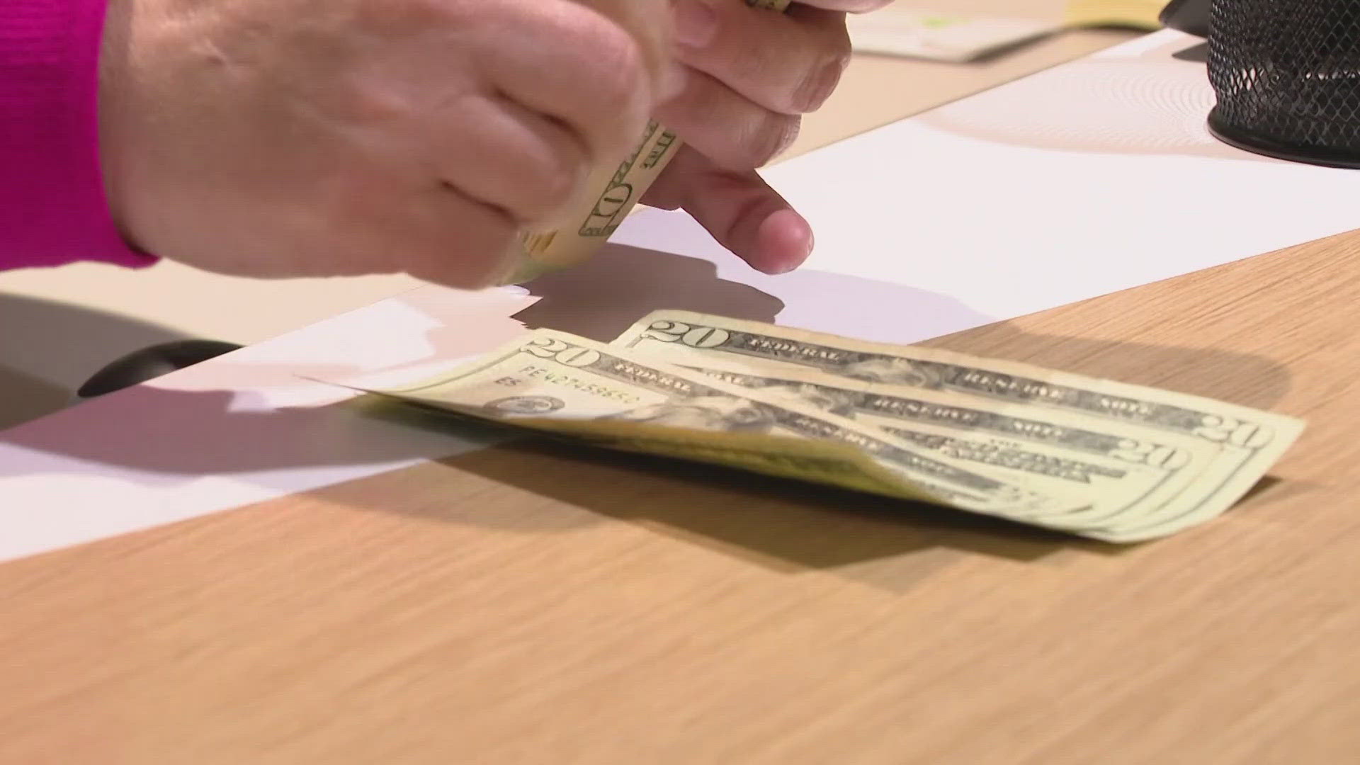 How to earn more interest on your savings | What's the Deal? | wthr.com