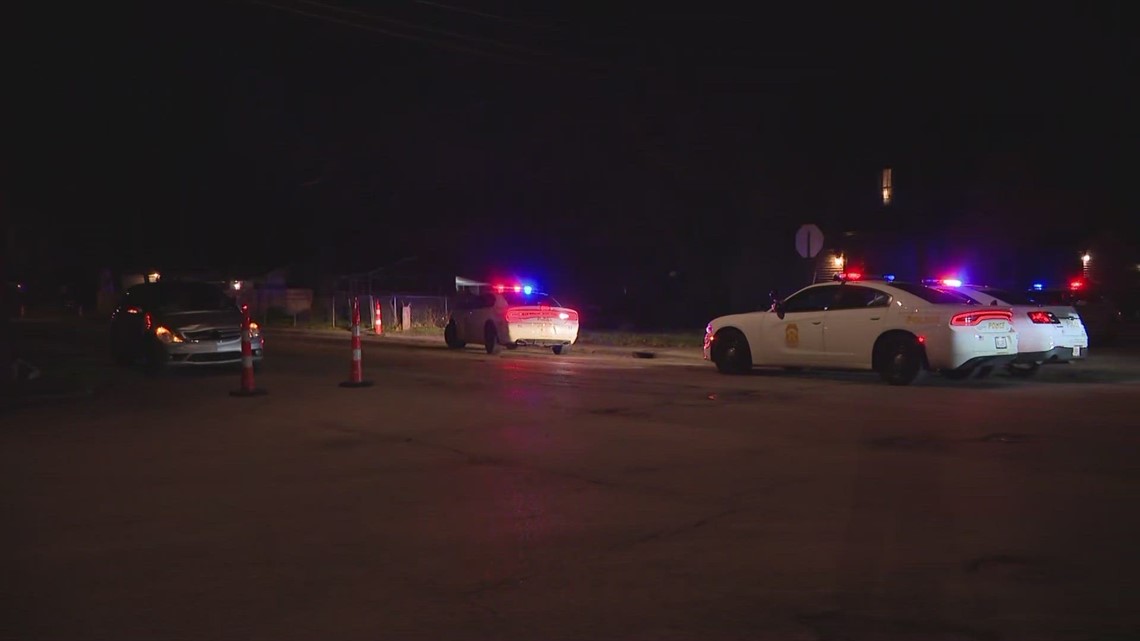 Pedestrian struck, killed in crash on Keystone Avenue | wthr.com