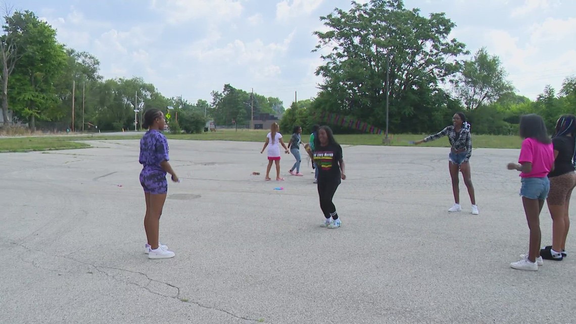 Ladies Under Construction helping to empower young women | wthr.com