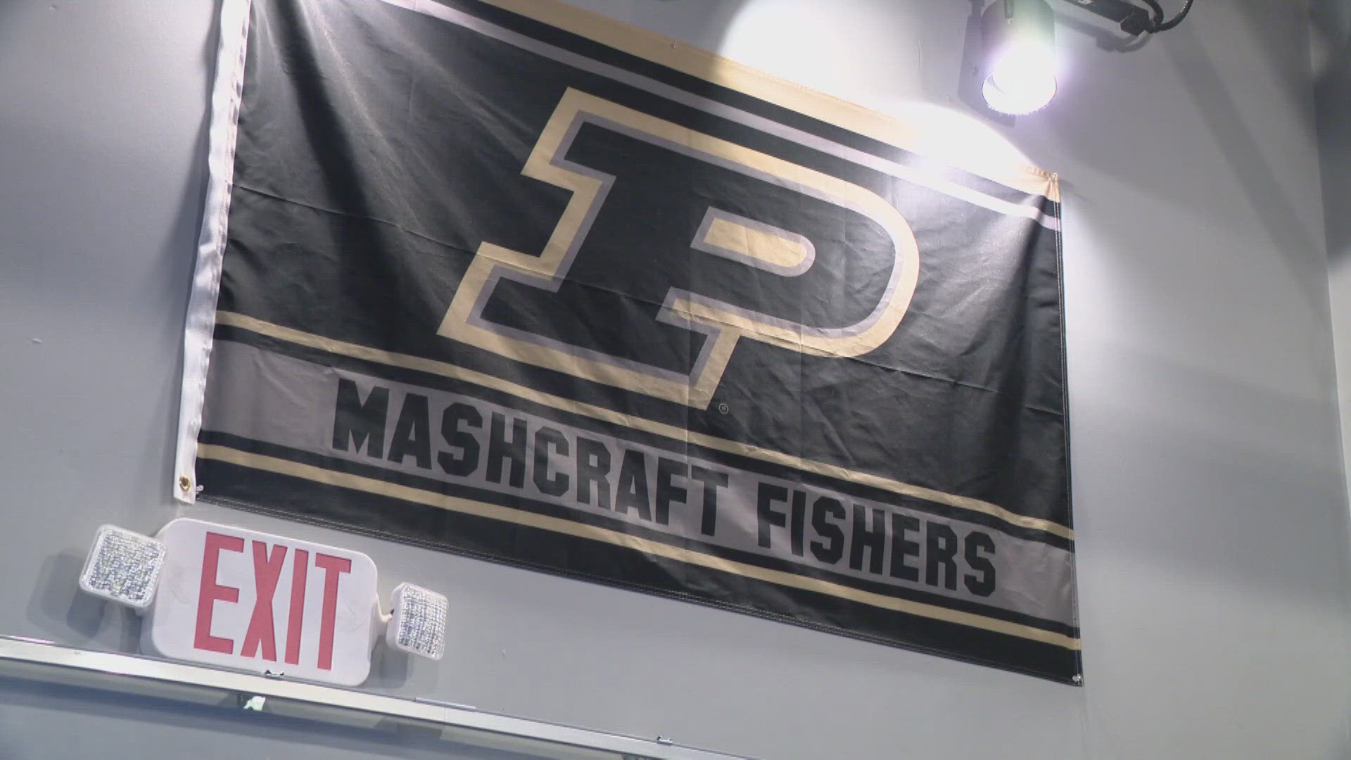 Purdue fans gather at downtown Indianapolis bars to watch NCAA ...