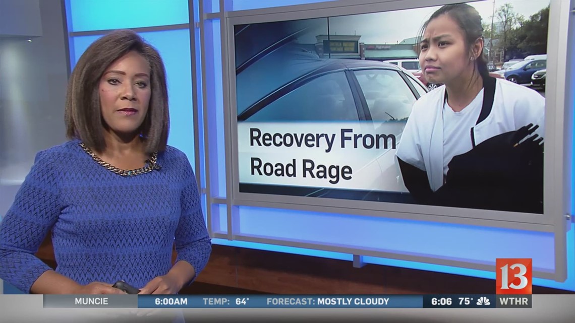 Man cracks woman's windshield during road rage incident | wthr.com