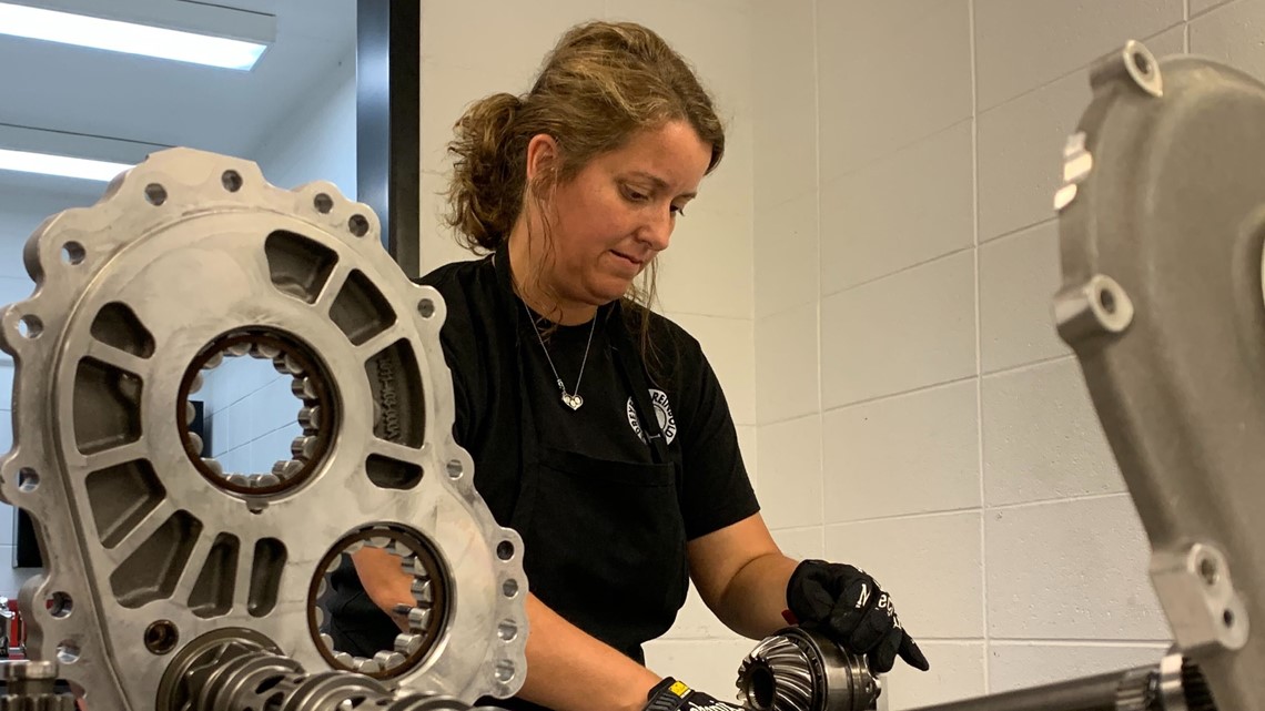Female Indy 500 mechanic paving the way for other women | wthr.com