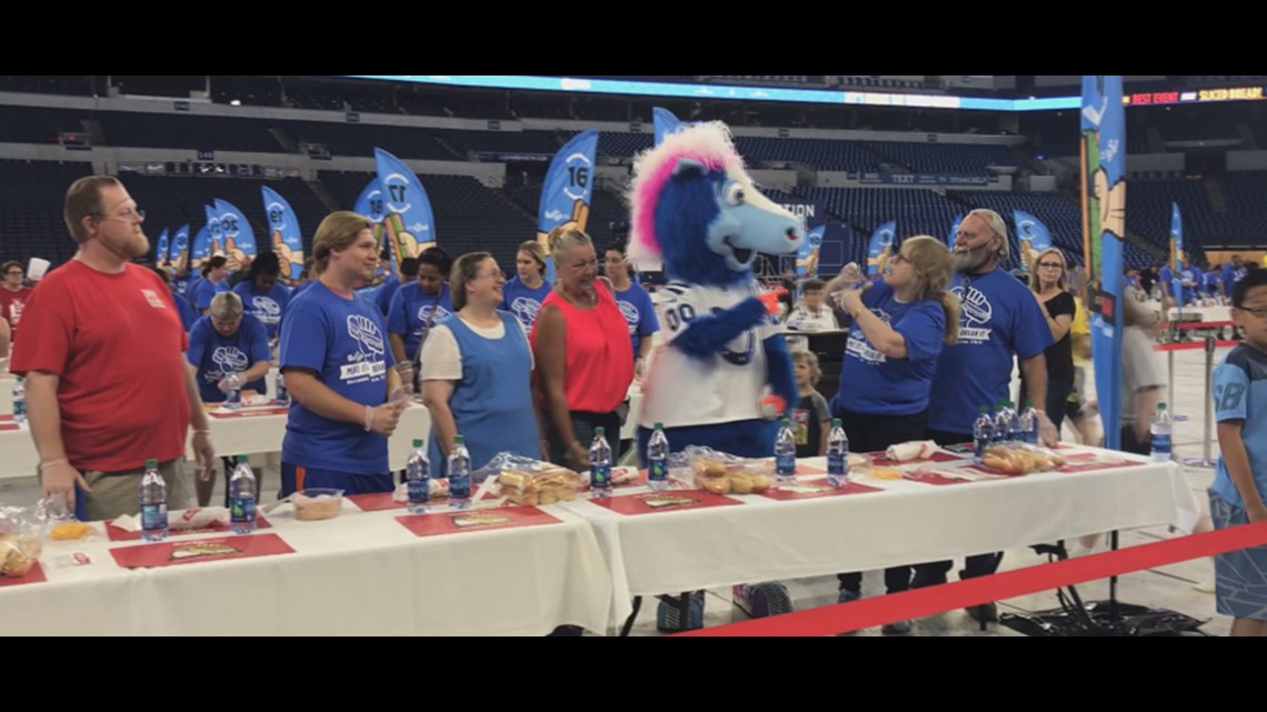 World record sandwich attempt falls short, but provides huge donation ...