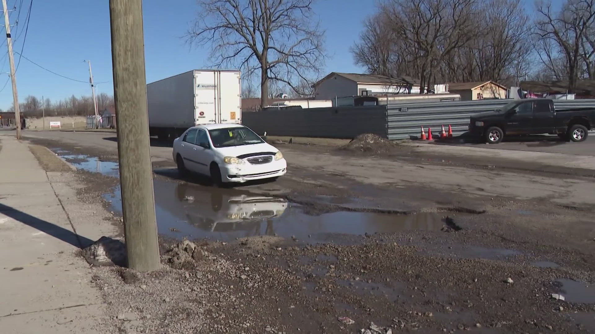 Republican amendments target road repairs in Indianapolis city budget ...
