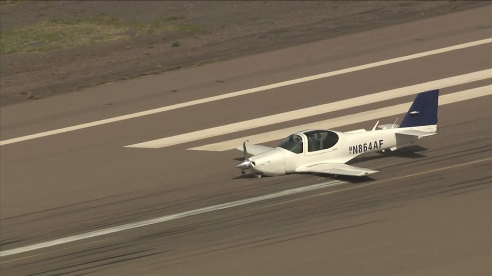 WATCH: Pilot executes perfect emergency landing on Arizona runway ...