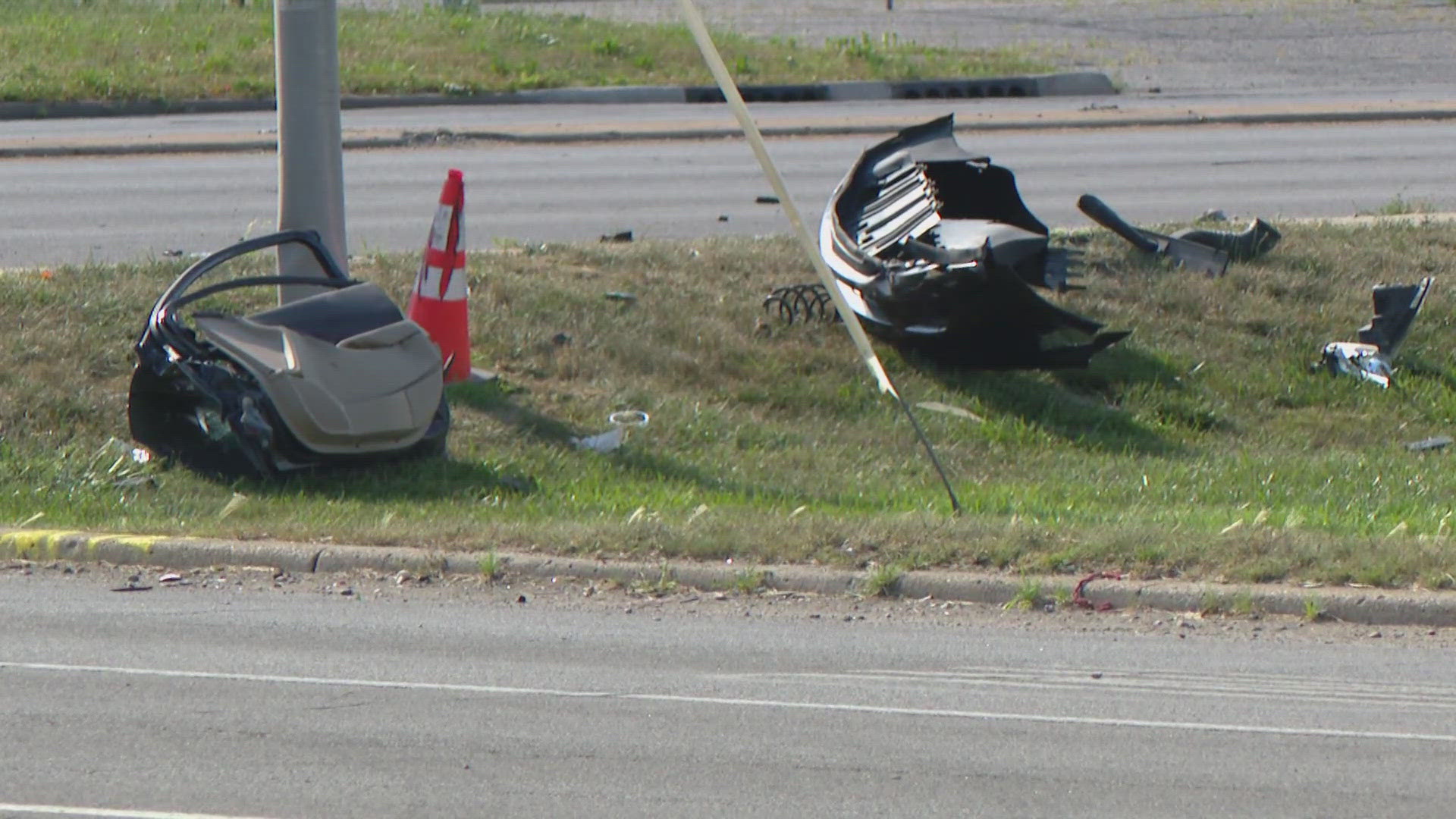 Woman killed, another critically injured in crash on Indy's east side ...