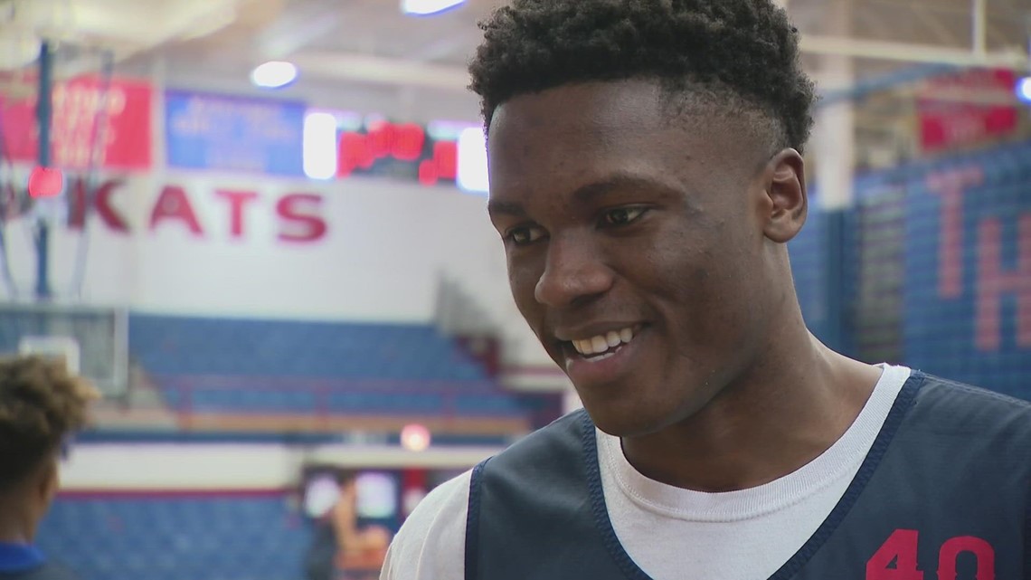 Congo native Bidunga learns passion for basketball in Kokomo | wthr.com