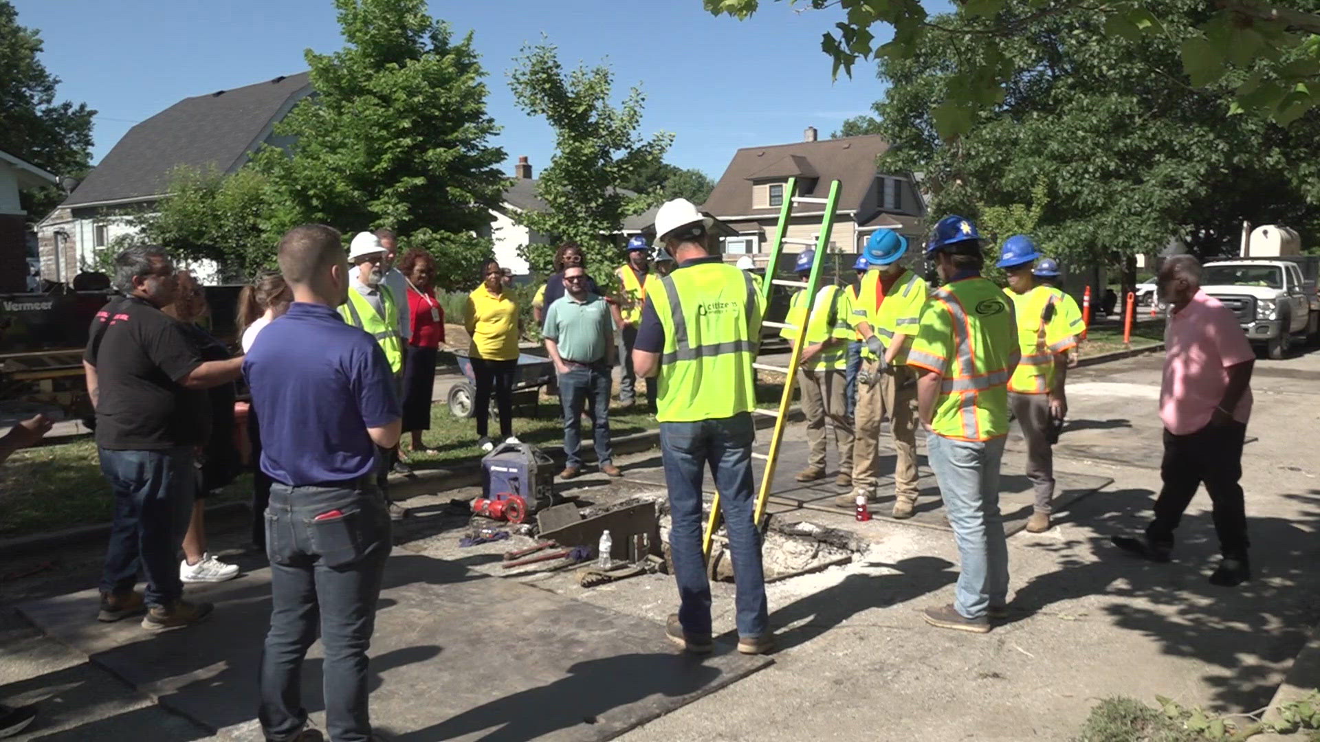 Indianapolis crews work to replace lead water pipes on city's northwest ...