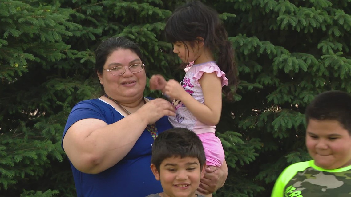 Mother of 3 who sounded alarm about imposter website gets boost | wthr.com