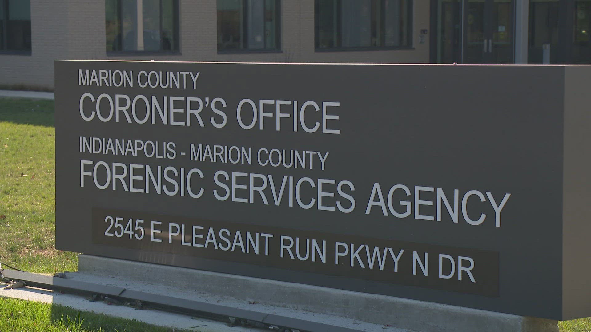 'Suspected explosive device' prompts bomb squad callout at Marion County Coroner's Office | wthr.com