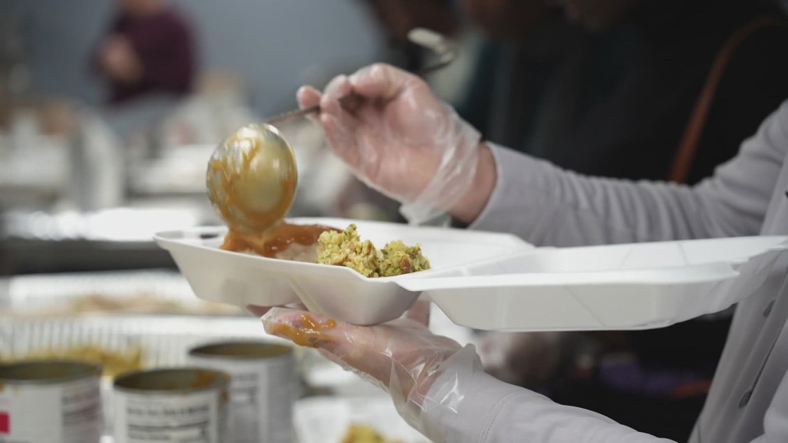 Mozel Sanders Thanksgiving Day Dinner sends thousands of meals to ...