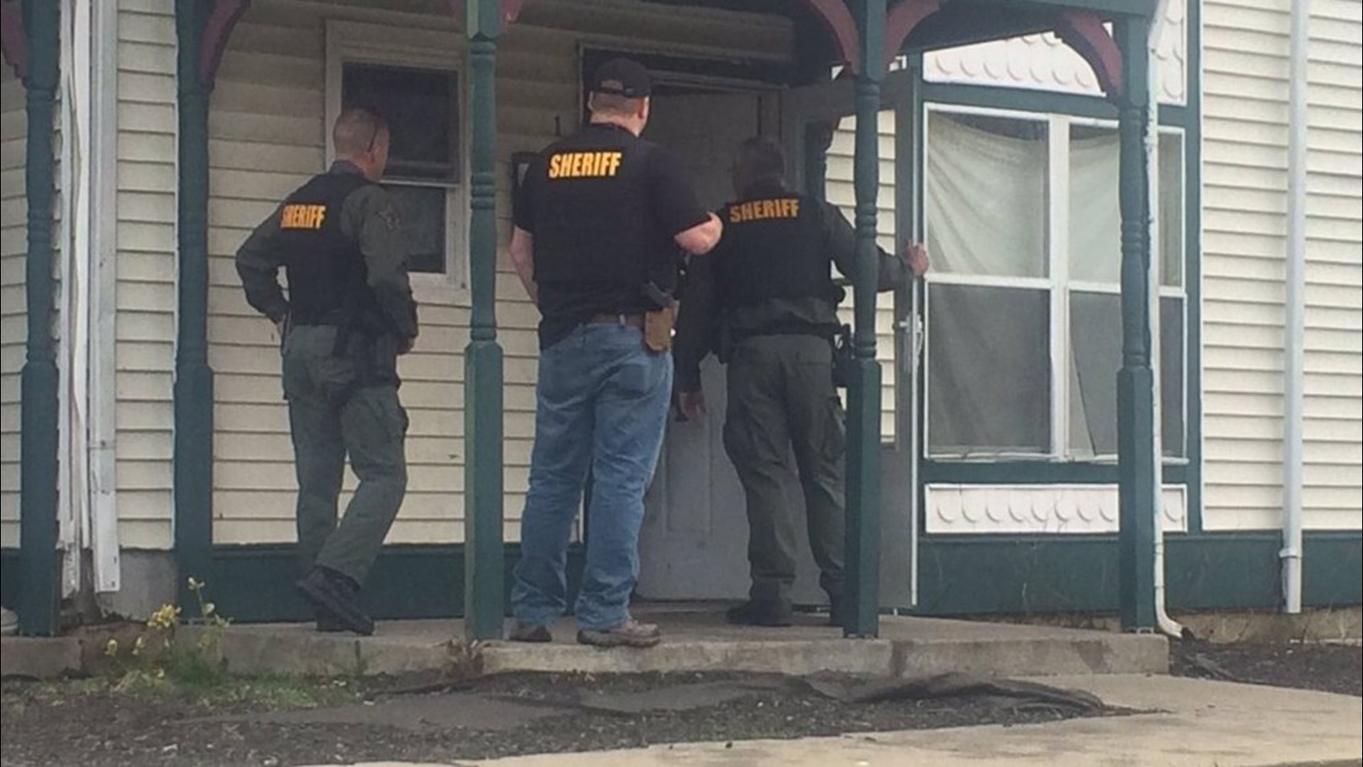 Serving warrants a dangerous job for sheriff's deputies | wthr.com