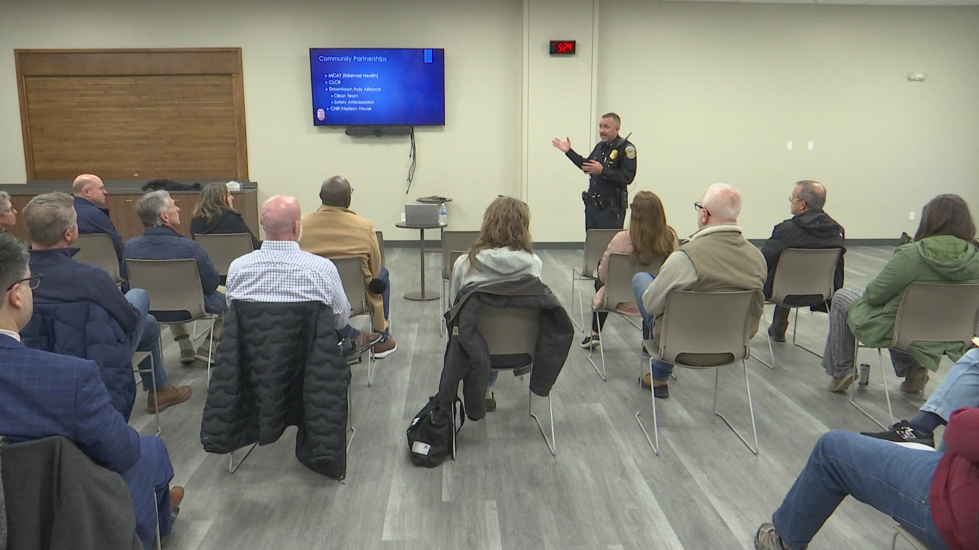 IMPD hosts downtown safety forum | wthr.com