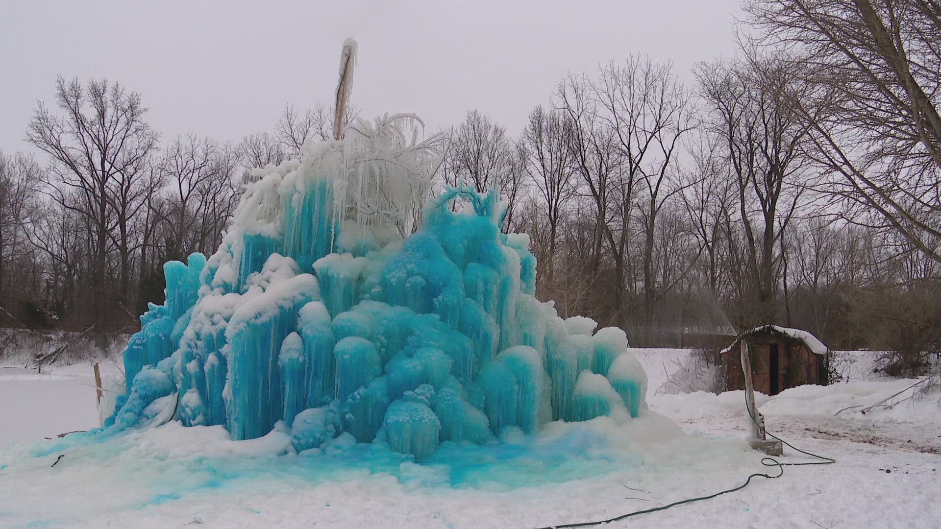 As temperature drops, Veal's Ice Tree rises on Indy's southeast side ...