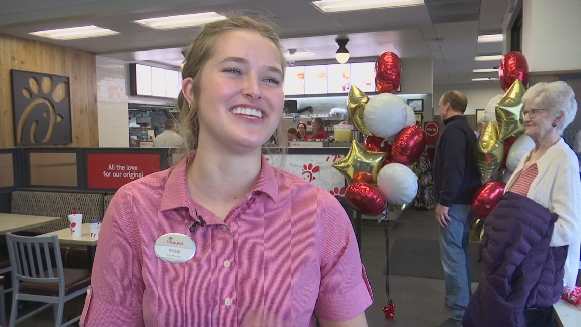 Chick-fil-A employee given exclusive scholarship | wthr.com