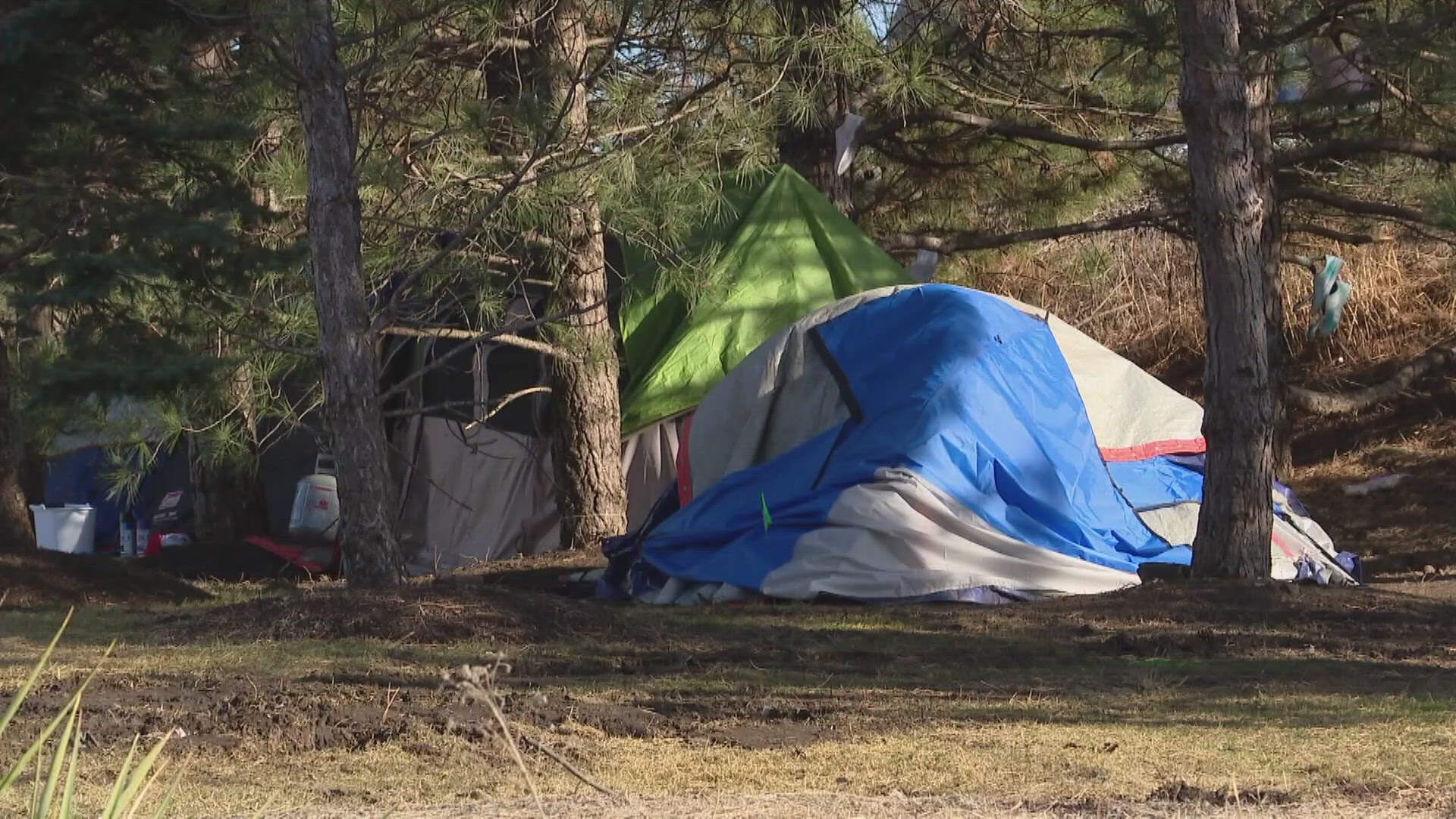 Neighbors call for help with unhoused in Garfield Park neighborhood | wthr.com