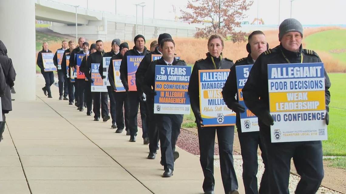 Allegiant pilots picket at Indianapolis International Airport | wthr.com