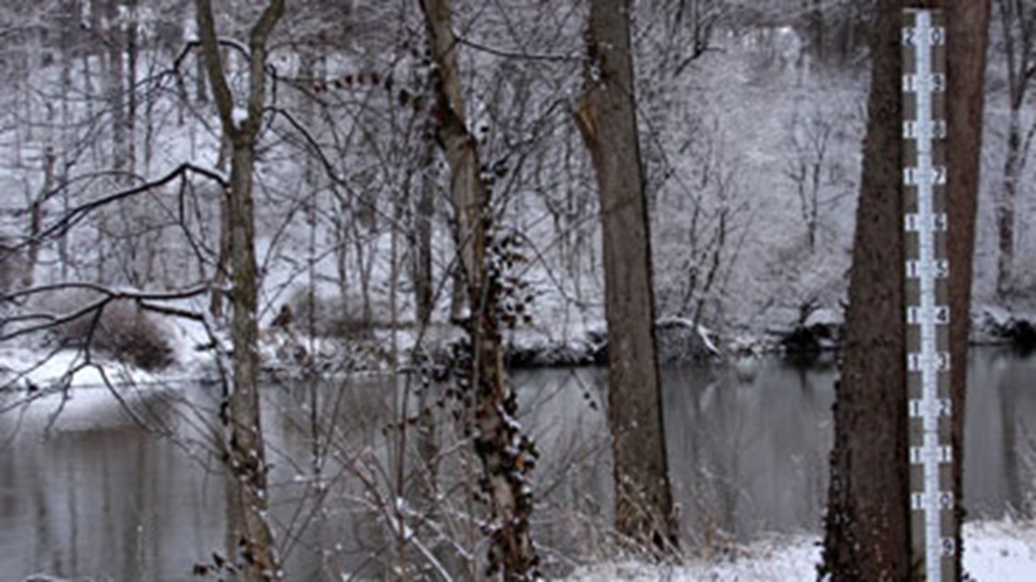 Rocky Ripple flood wall fight gets political | wthr.com