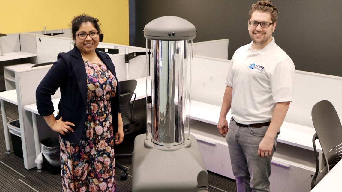 Purdue couple invents robot that disinfects with UV light | wthr.com