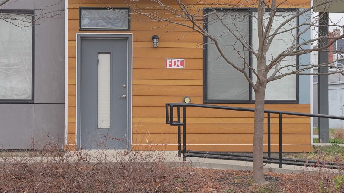 Court docs: Son confesses to killing Indianapolis father after covering ...