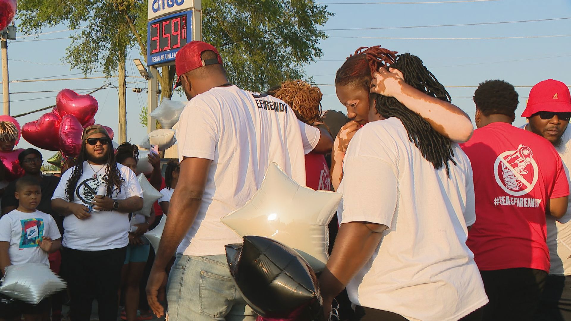 East Indy vigil honors slain community activist Ron Gee | wthr.com