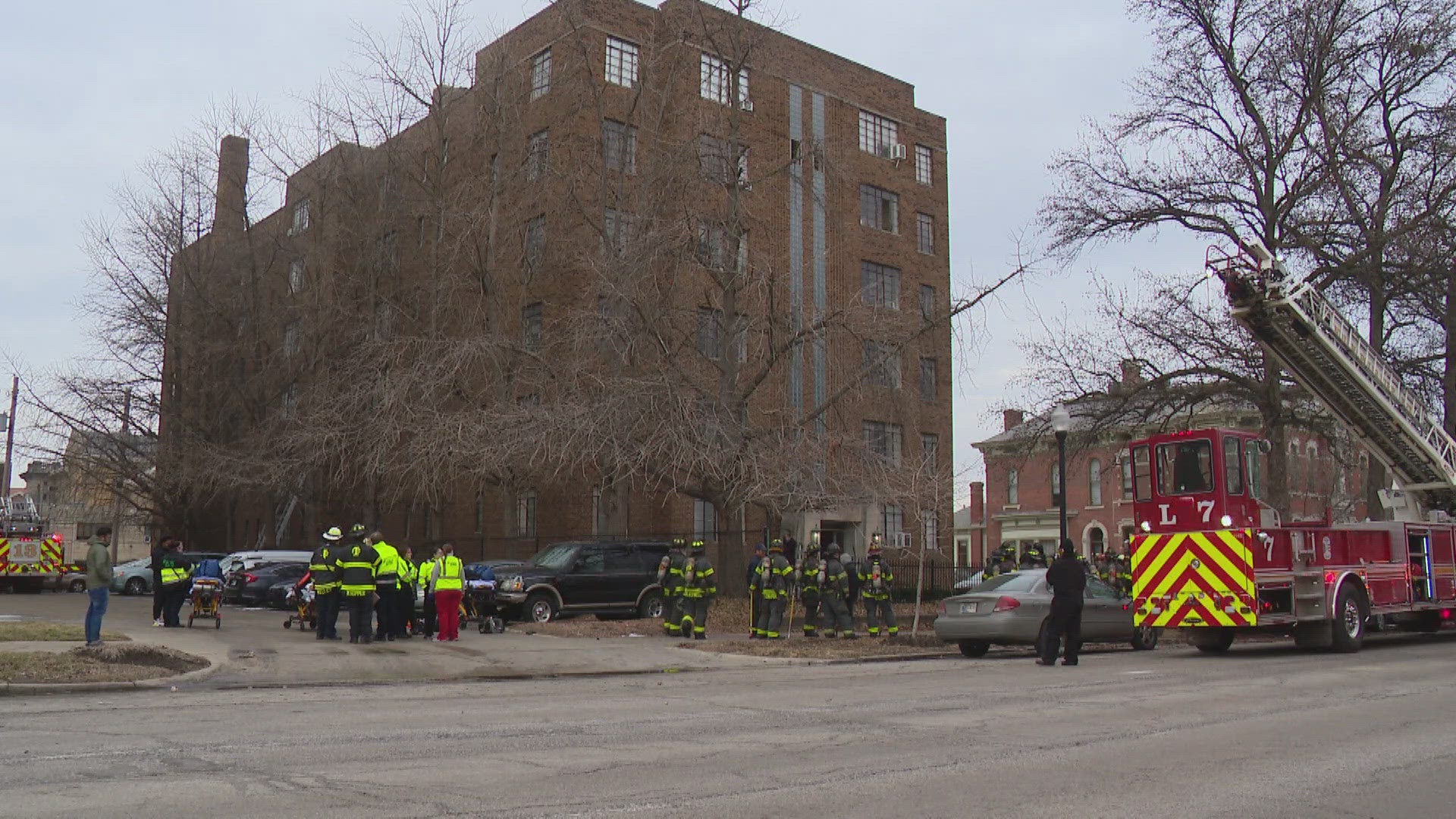 2 rescued from near north Indy apartment fire by IFD | wthr.com
