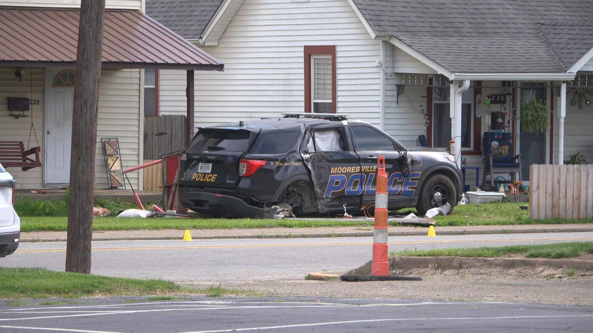 Mooresville police officer injured in crash while responding to ...