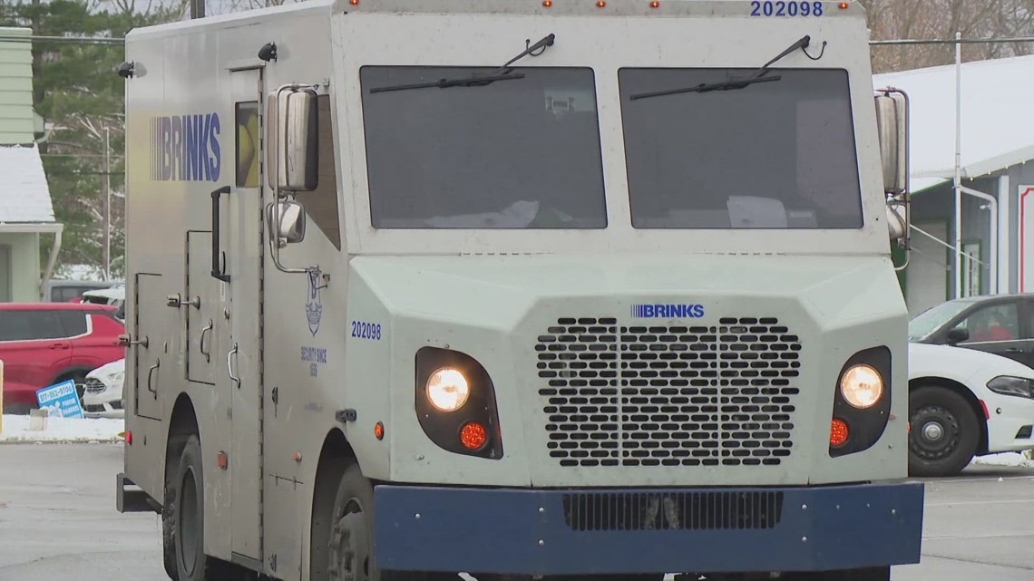 Suspect on the run after robbing armored Brinks truck employee | wthr.com