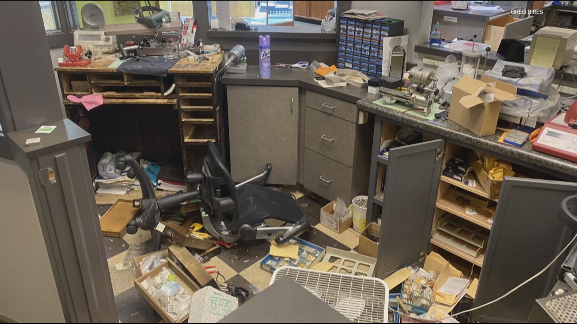 Downtown jewelry store working to recover after riot damage, pandemic ...