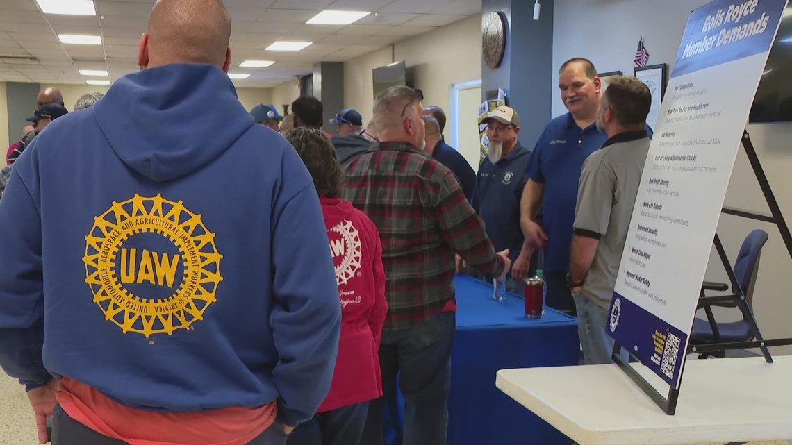 Indianapolis UAW members rally over Rolls Royce contracts | wthr.com
