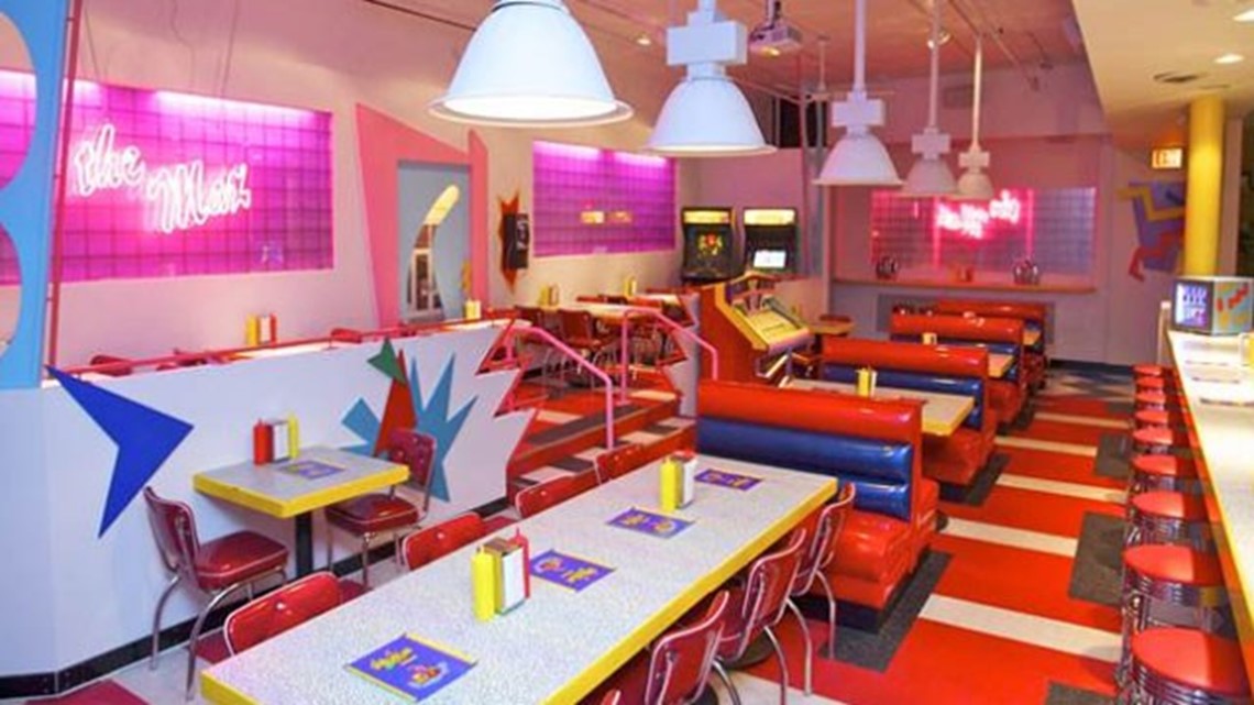 'Saved by the Bell' pop-up diner, 'The Max' opens in Chicago | wthr.com