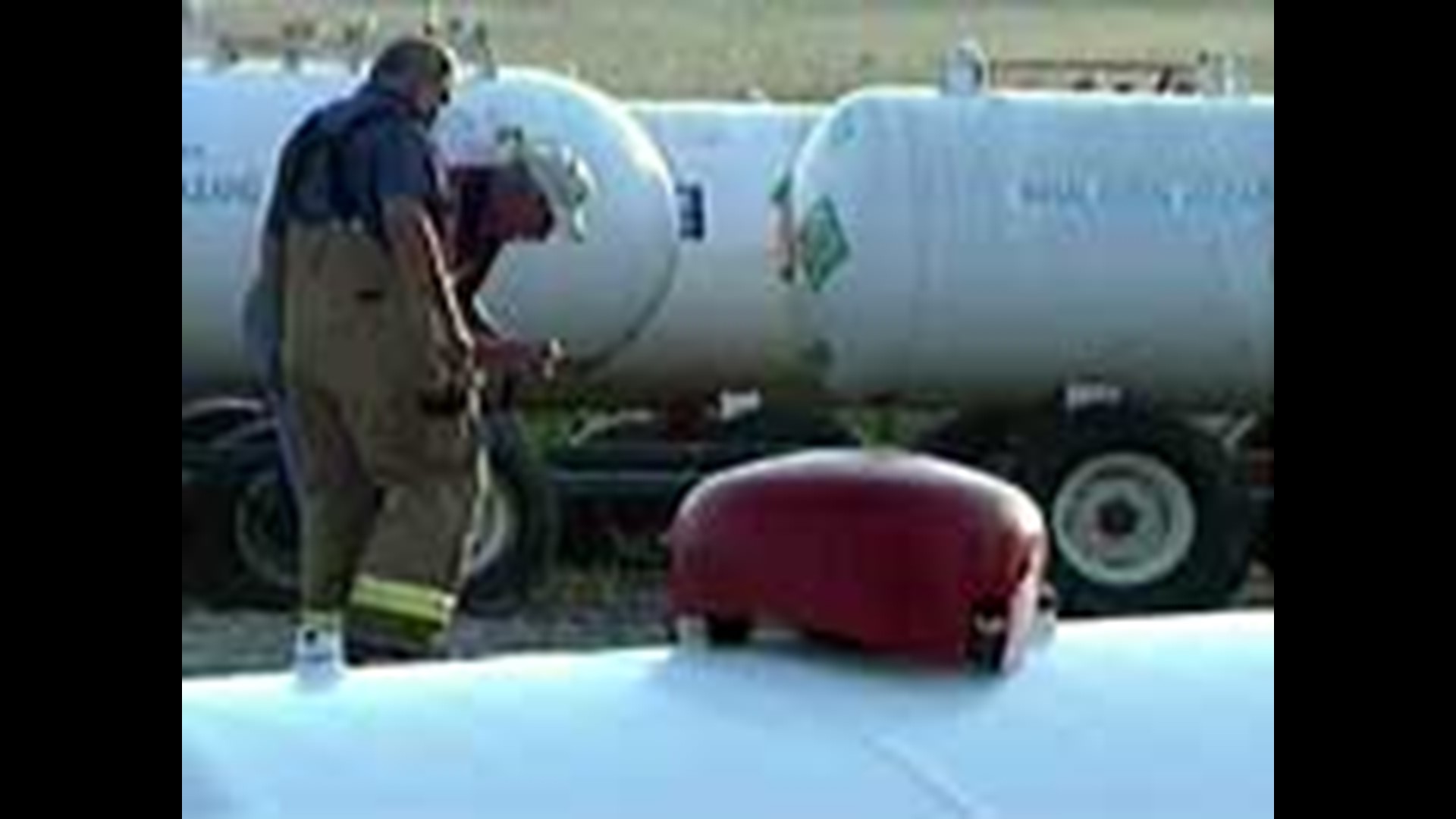 Ammonia leak causes evacuation, crash | wthr.com